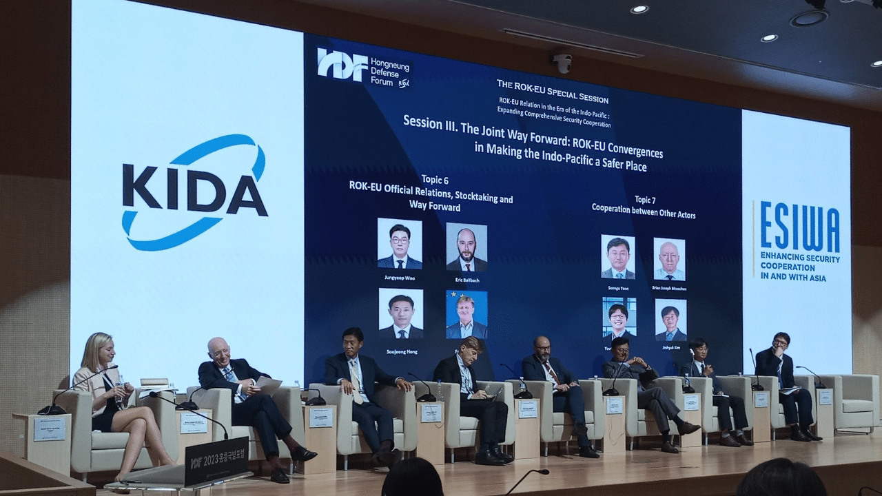ECCK A&D Committee Speaks at Hongreung Defense Forum - European Chamber ... ECCK A&D Committee Speaks at Hongreung Defense Forum - European Chamber ...